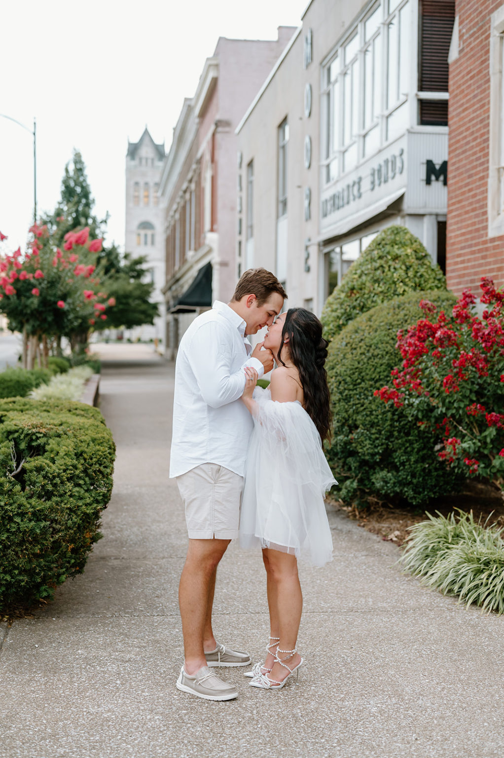 Modern City Engagement Session in Kentucky - Jenna and Jacob - Keely ...