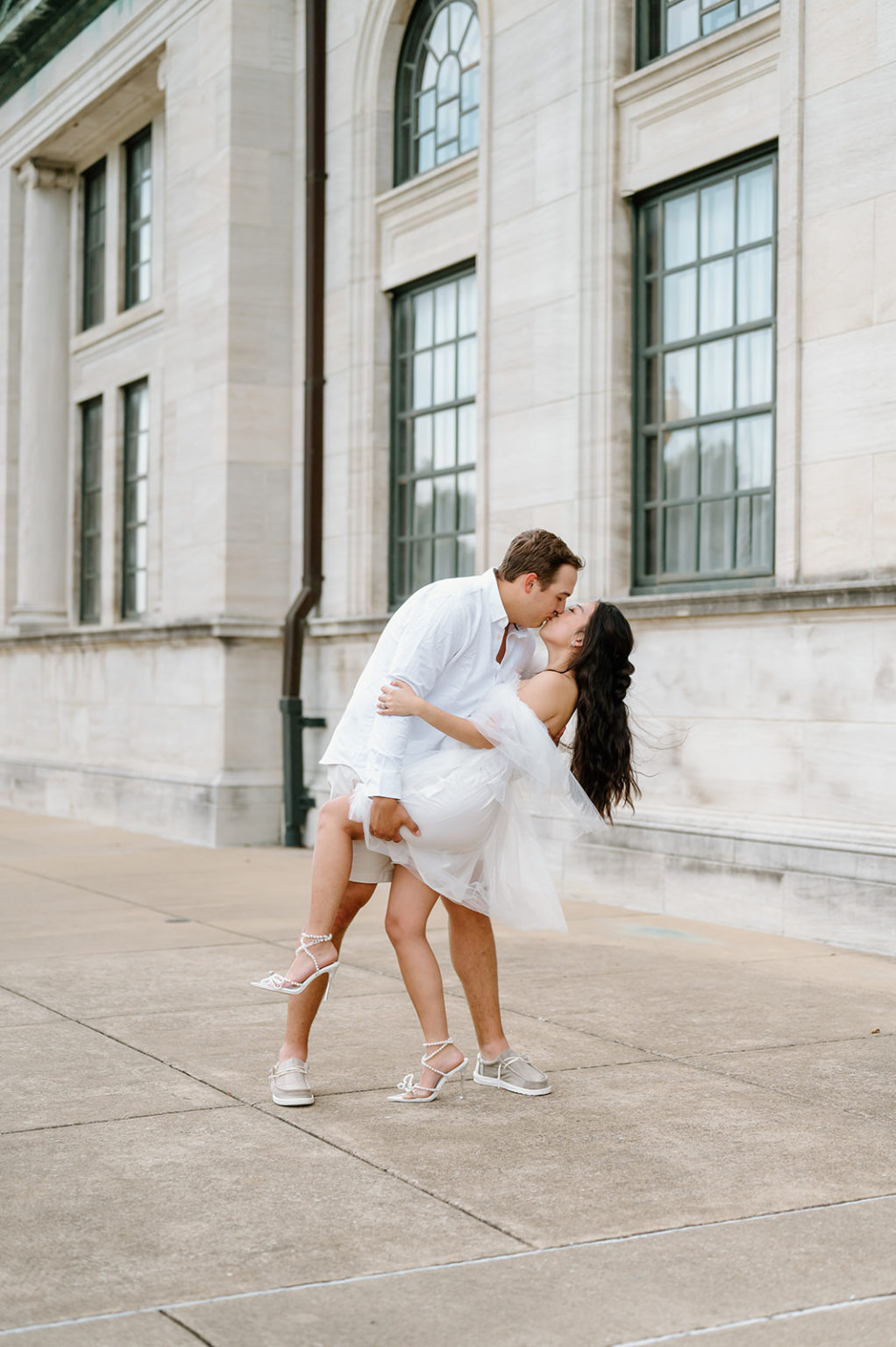 Modern City Engagement Session in Kentucky - Jenna and Jacob - Keely ...